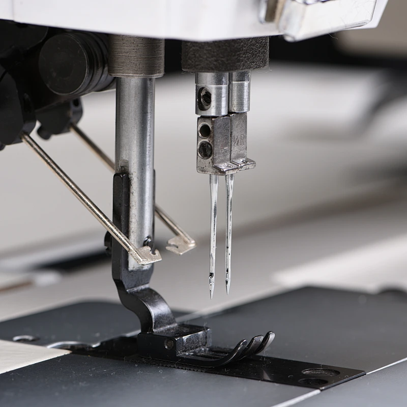 Intelligent Double Needle Lockstitch Sewing Machine-kwonglam