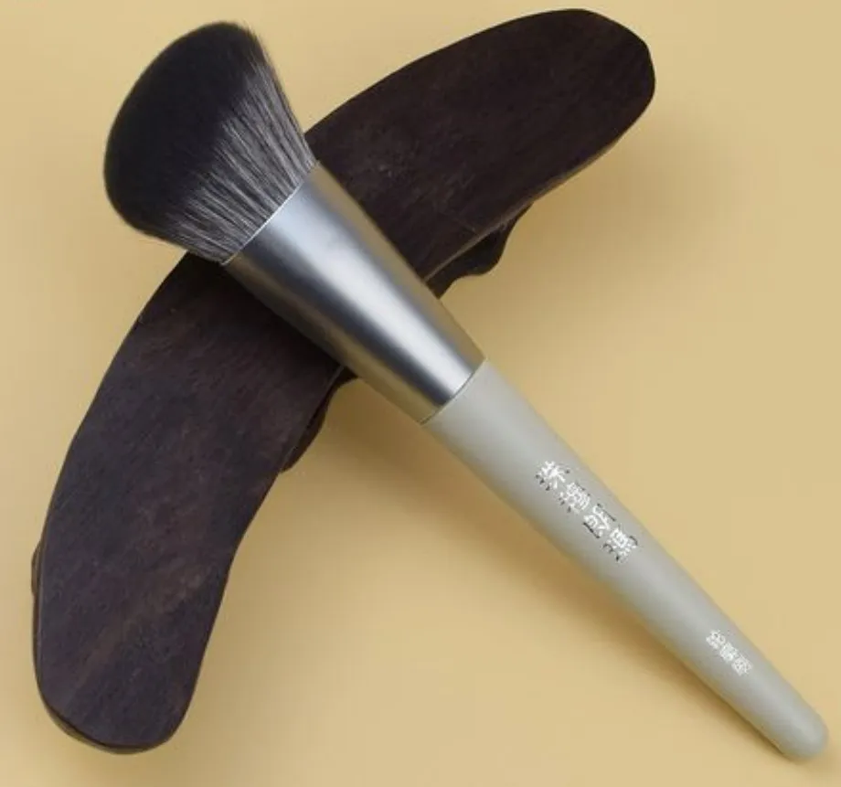 Can you use a blush brush as a contour brush?