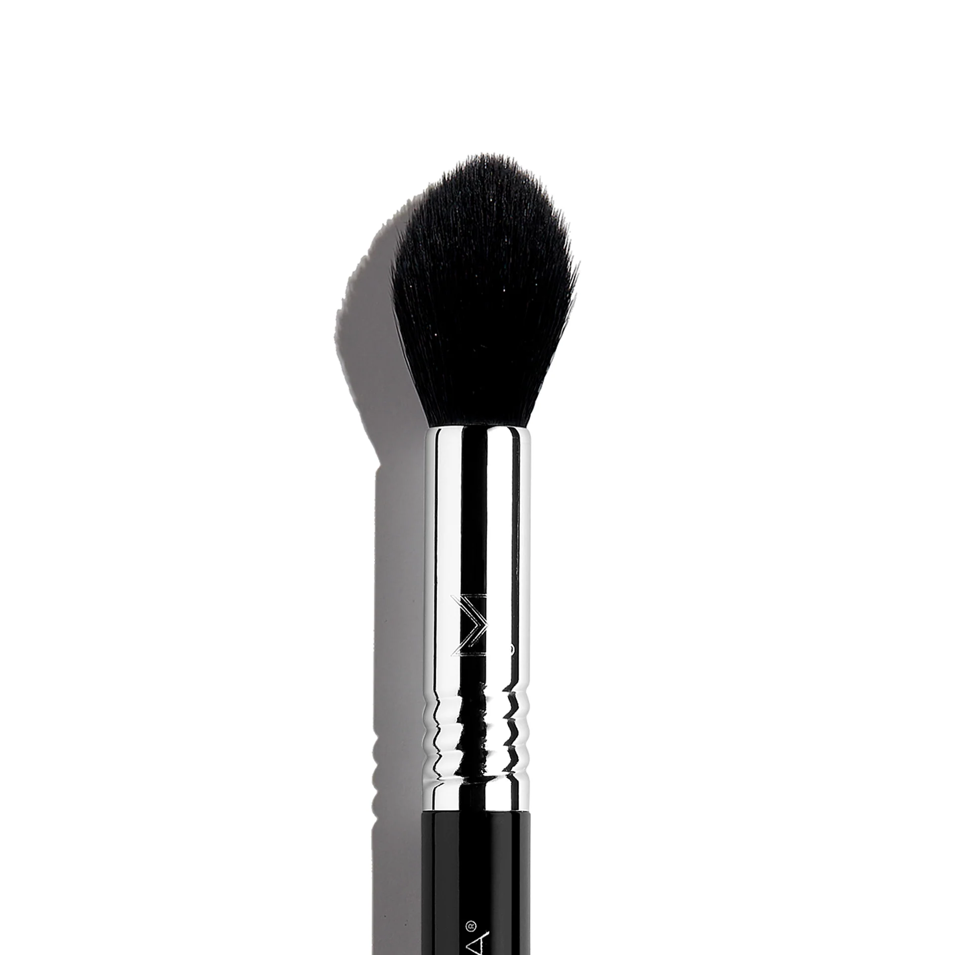 The Types of Highlighter Brush and The One You Should Have - Fay Brush