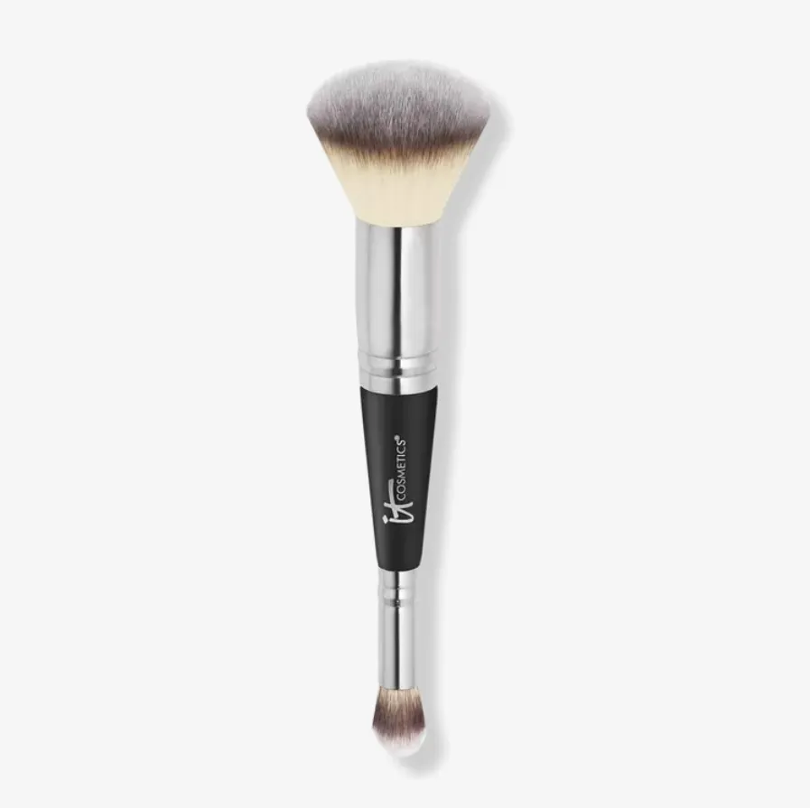 Why double-sided makeup brushes are the hottest?