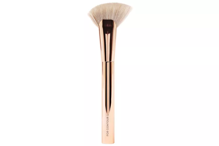 What brush do you use for contour?