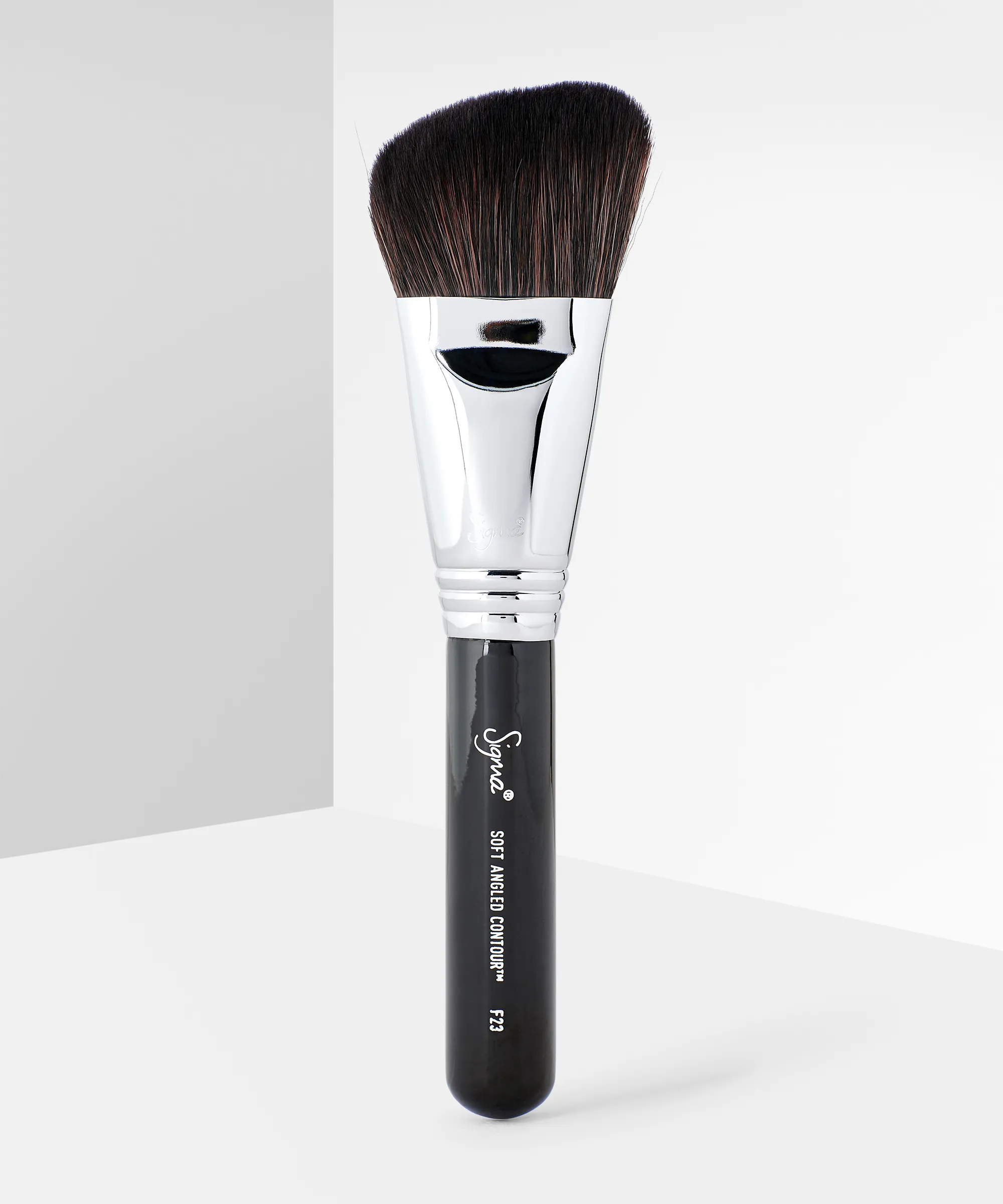 What brush do you use for contour?