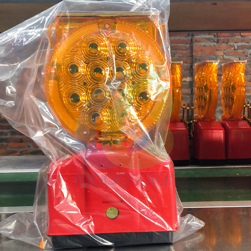 LED Solar warning light barrier light丨lu-bao.com