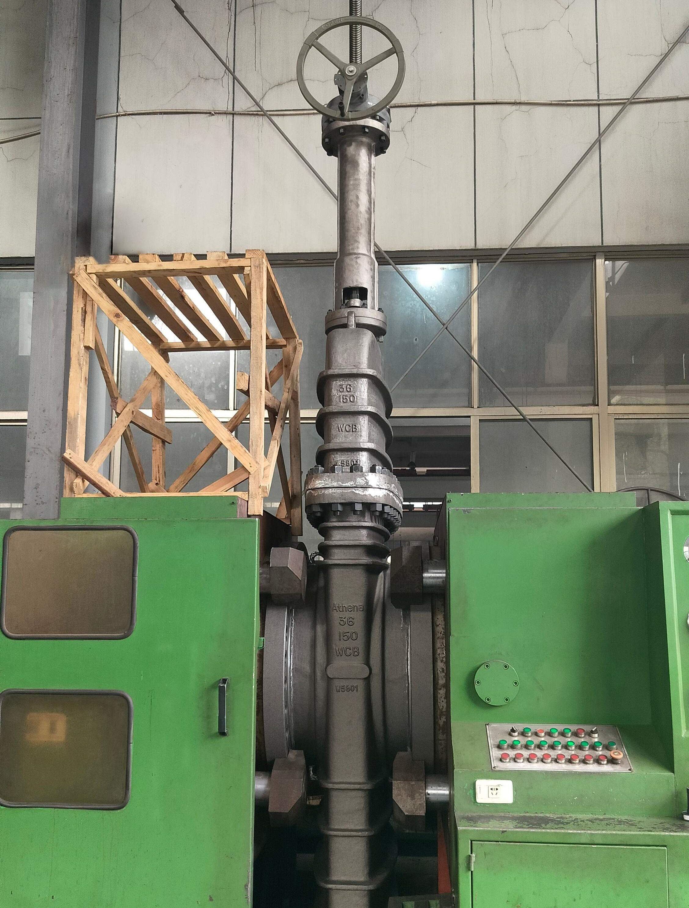 Seven pcs 36-inch gate valves passed the pressure test at one time ...