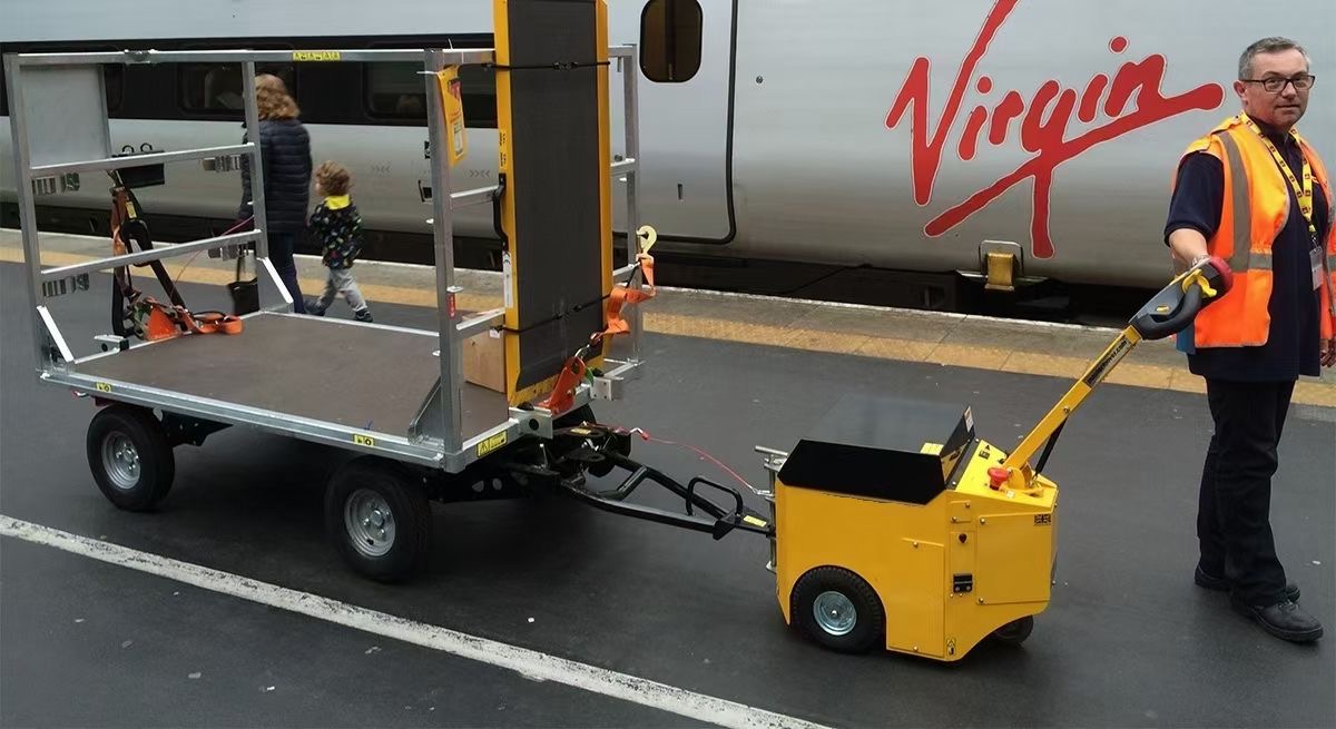 What are tow tractors and tuggers? - Sinolift Equipment