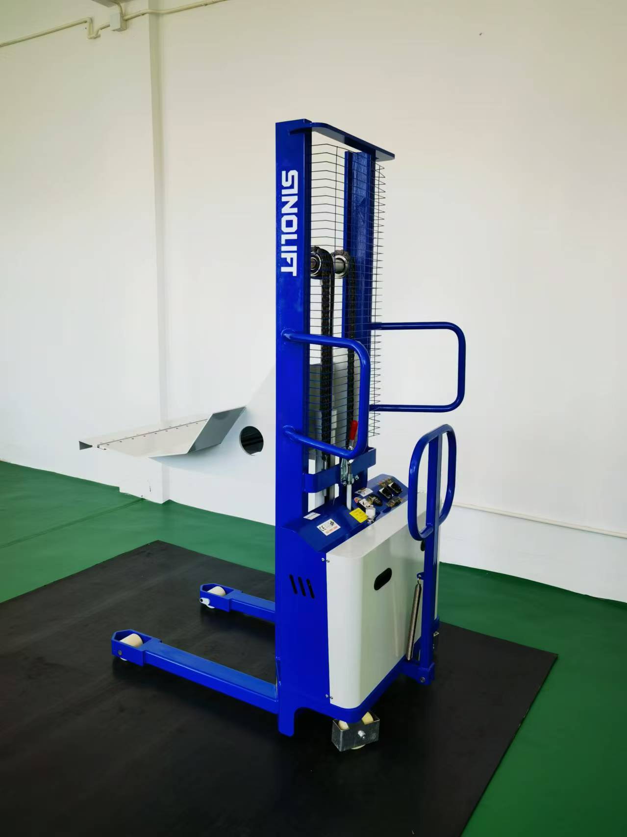 Comprehensive guide to customizing an electric paper roll lifter ...
