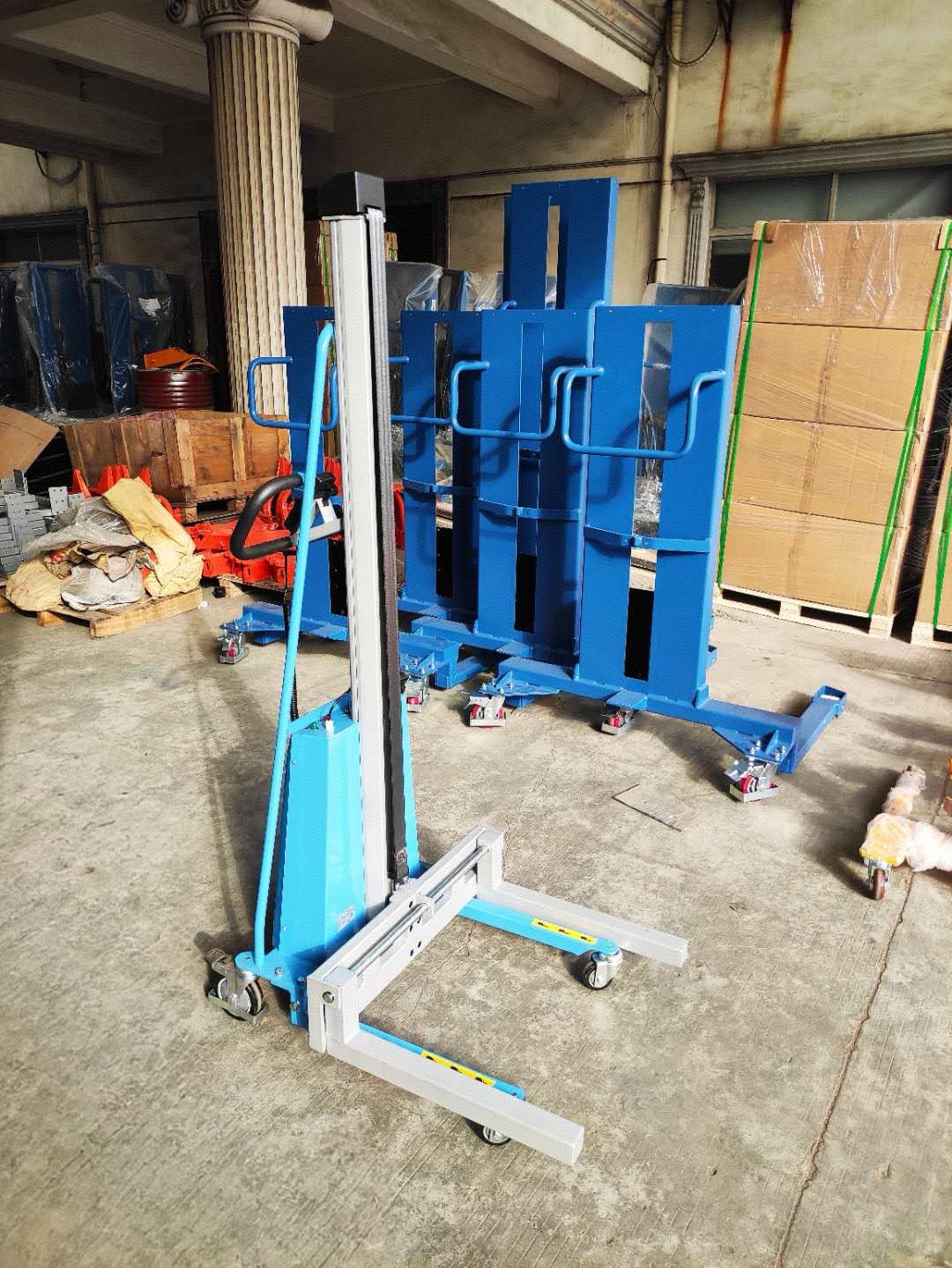 Bespoke Electric Work Positioner with Dual Forks Delivered to Ukraine ...