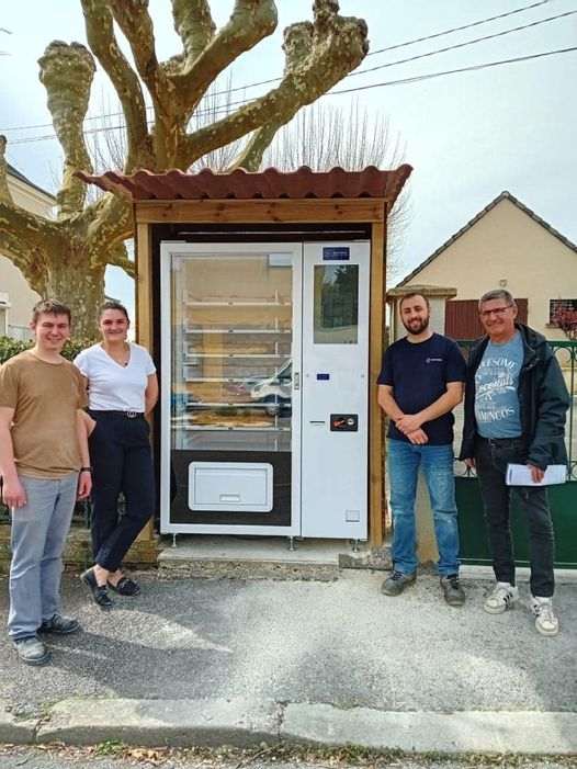 The Future of Fresh Bread: Outdoor Smart Vending Machine
