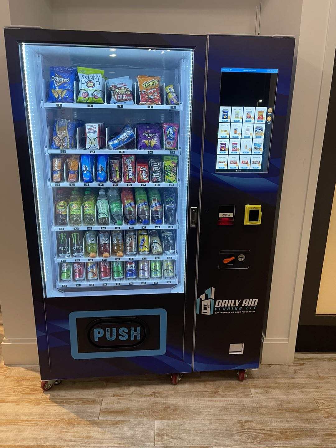 Fruit Vending Machine , vending machine with elevator - Guangzhou ...