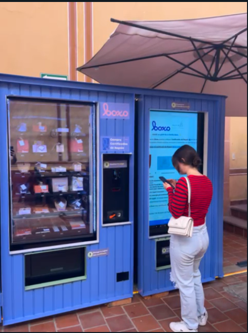 Gift Vending Machine: The Perfect Outdoor Retail Solution