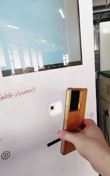 WEIMI Smart Vending Machine for Electronic Products in Iraq