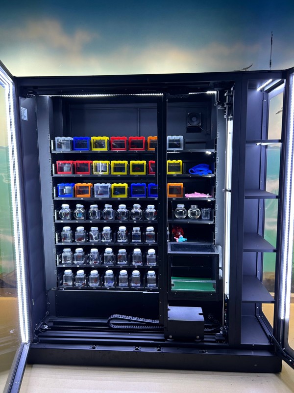 Live Fish Retail: Smart Vending Machine at Ocean World