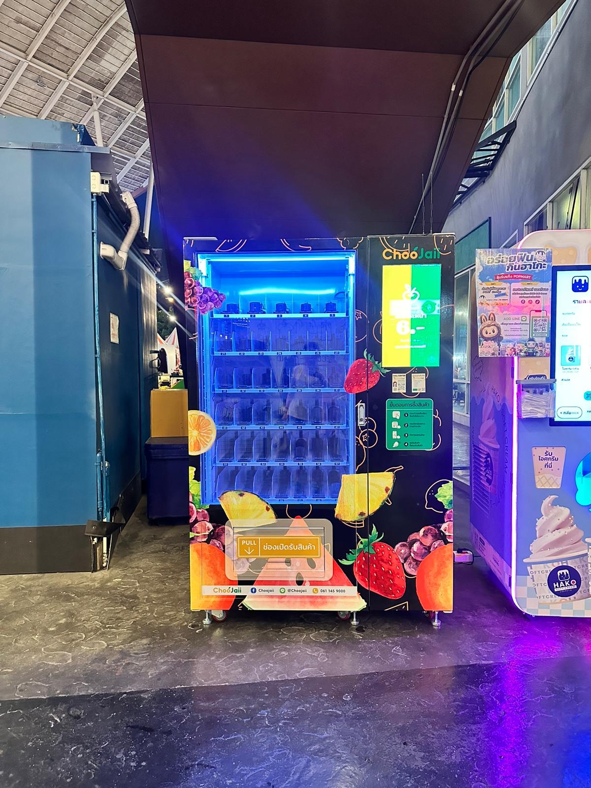 Fresh Cut Fruit Vending Machine in Thailand - the ChooJaii