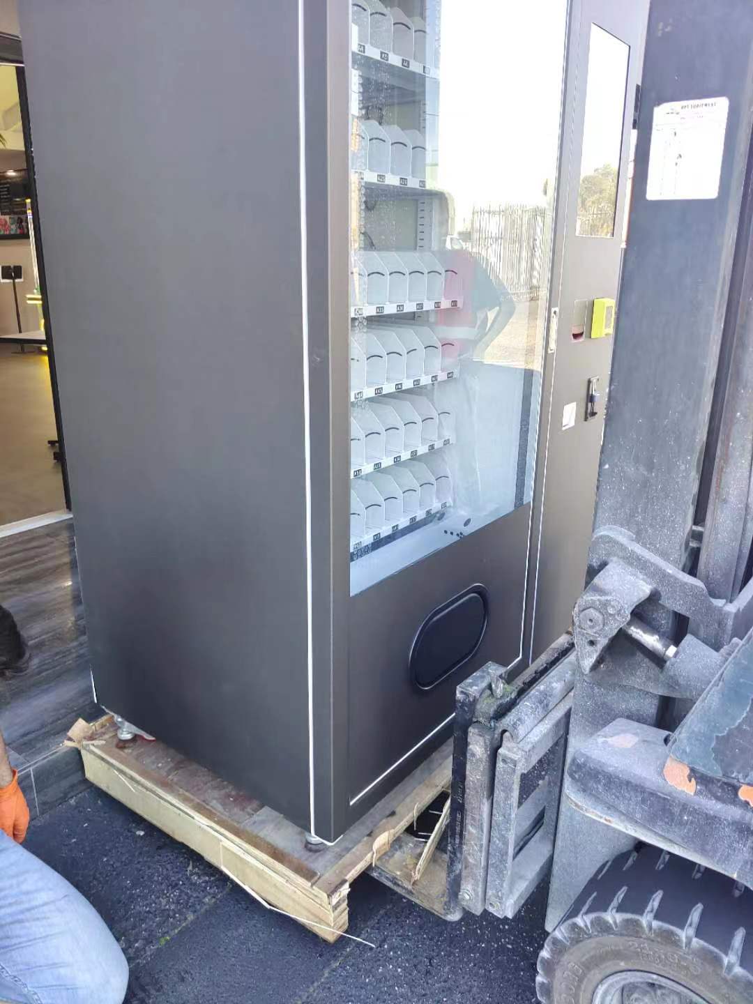 Australia: Best Selling-Snacks & Drinks Vending Machine