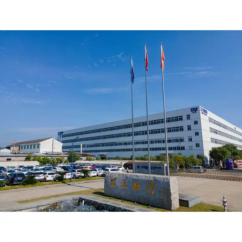 SQUARE U CLAMP , PVC , GUTTER - 公元管道（浙江）有限公司