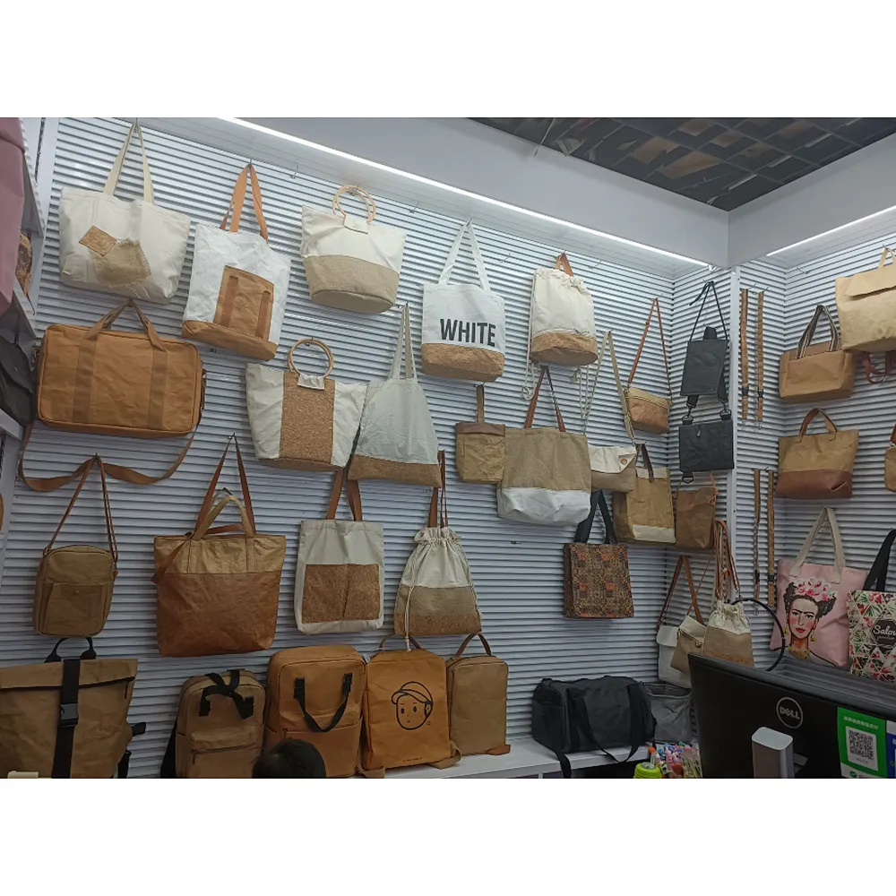 paper bag showroom from China Manufacturer - 义乌市荣成进出口有限公司