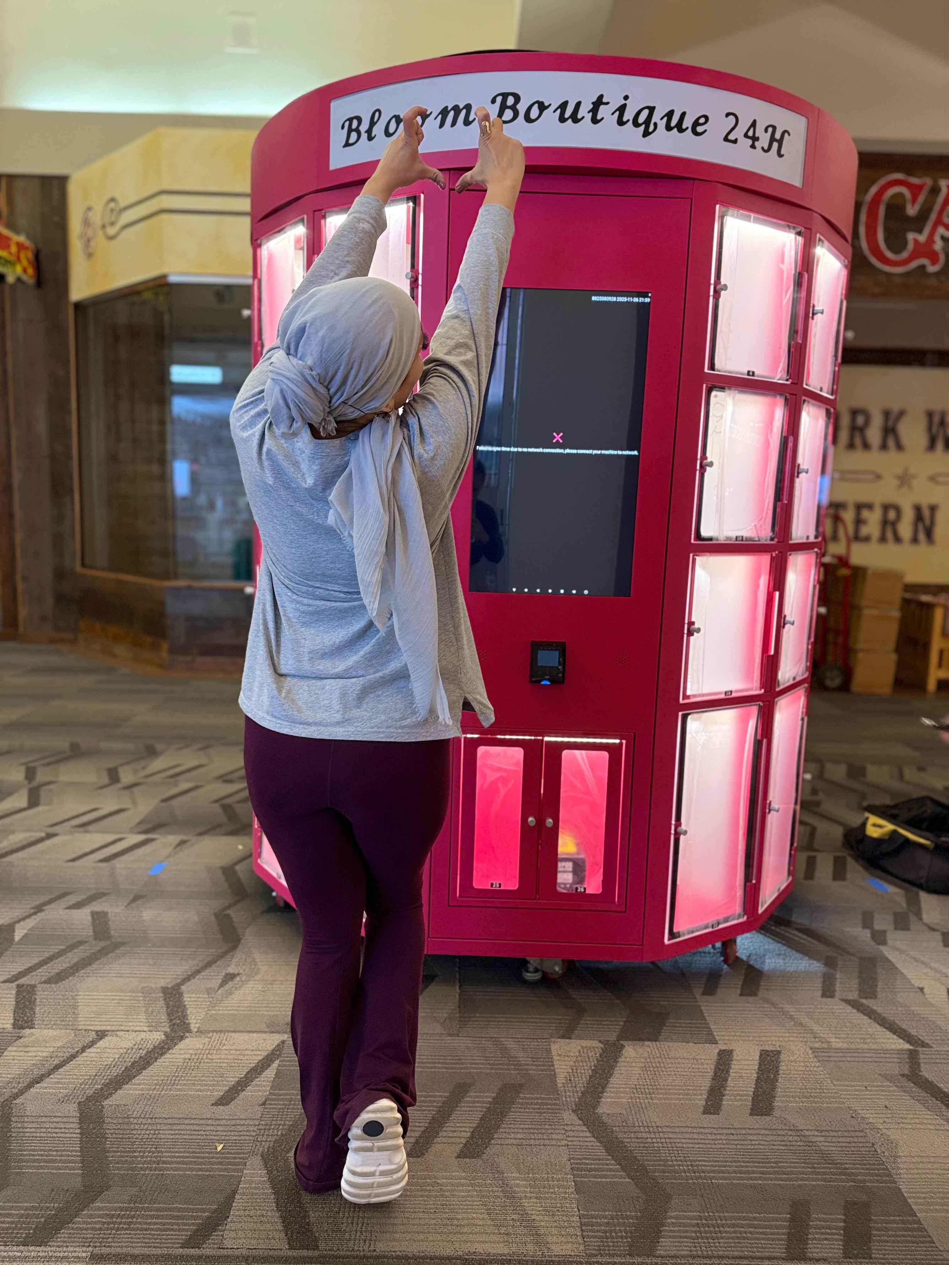 Smart Flower Vending Machine a U.S. Florist Chose for Her Store