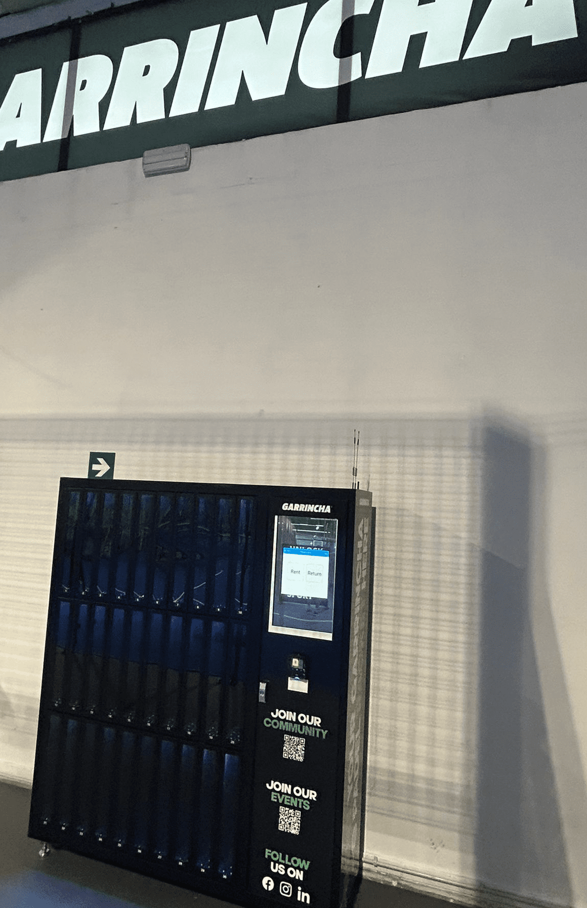 Padel Racket Vending Machine in Belgium