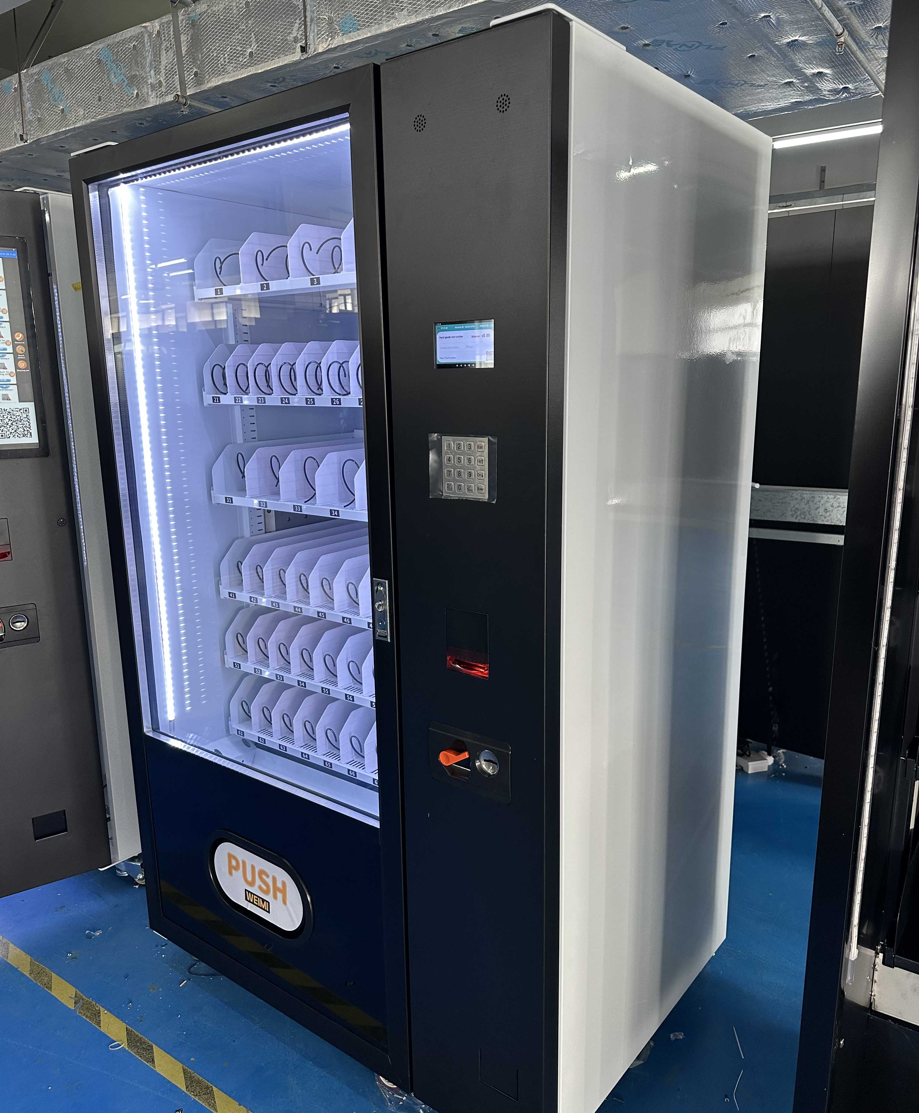 Traditional Vending Machine for Sale in Panama with Cash Payment