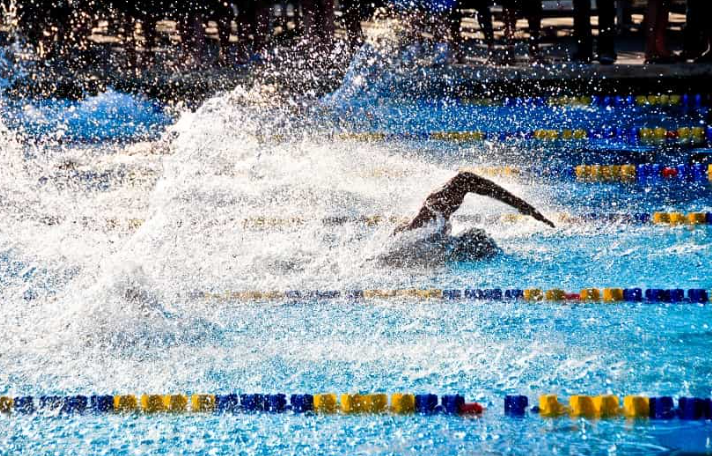 A Guide to Using a Kickboard for Swimming | HYHeva Blog