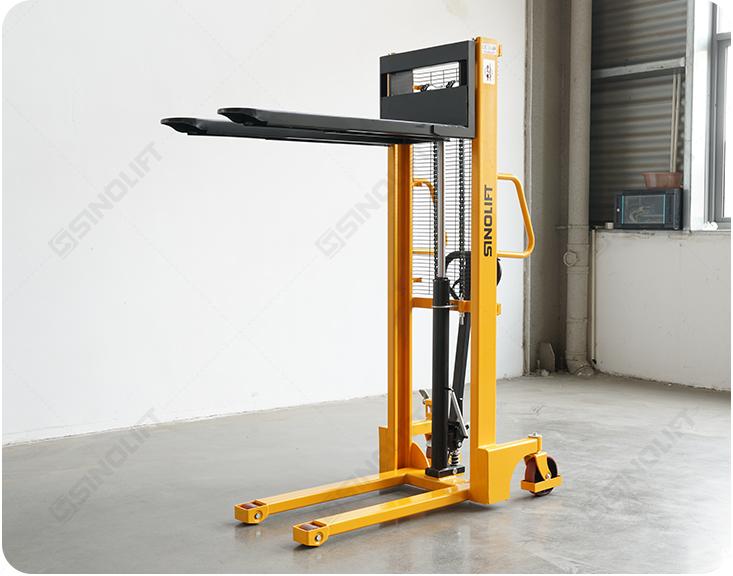 Navigating Your Material Handling Needs: Choosing Between Narrow and ...