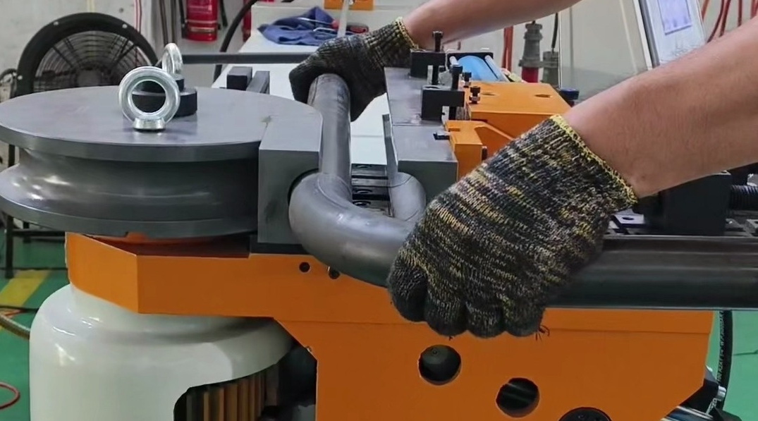 Multiple stacks layer CNC Tube Bender - Huashun Machinery