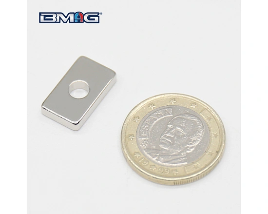 Rectangle Magnets with Hole from China Manufacturer - 宁波百斯韦磁业有限公司